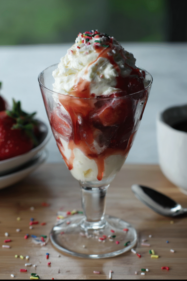 Strawberry Sundae Recipe - Lulu's Copycats