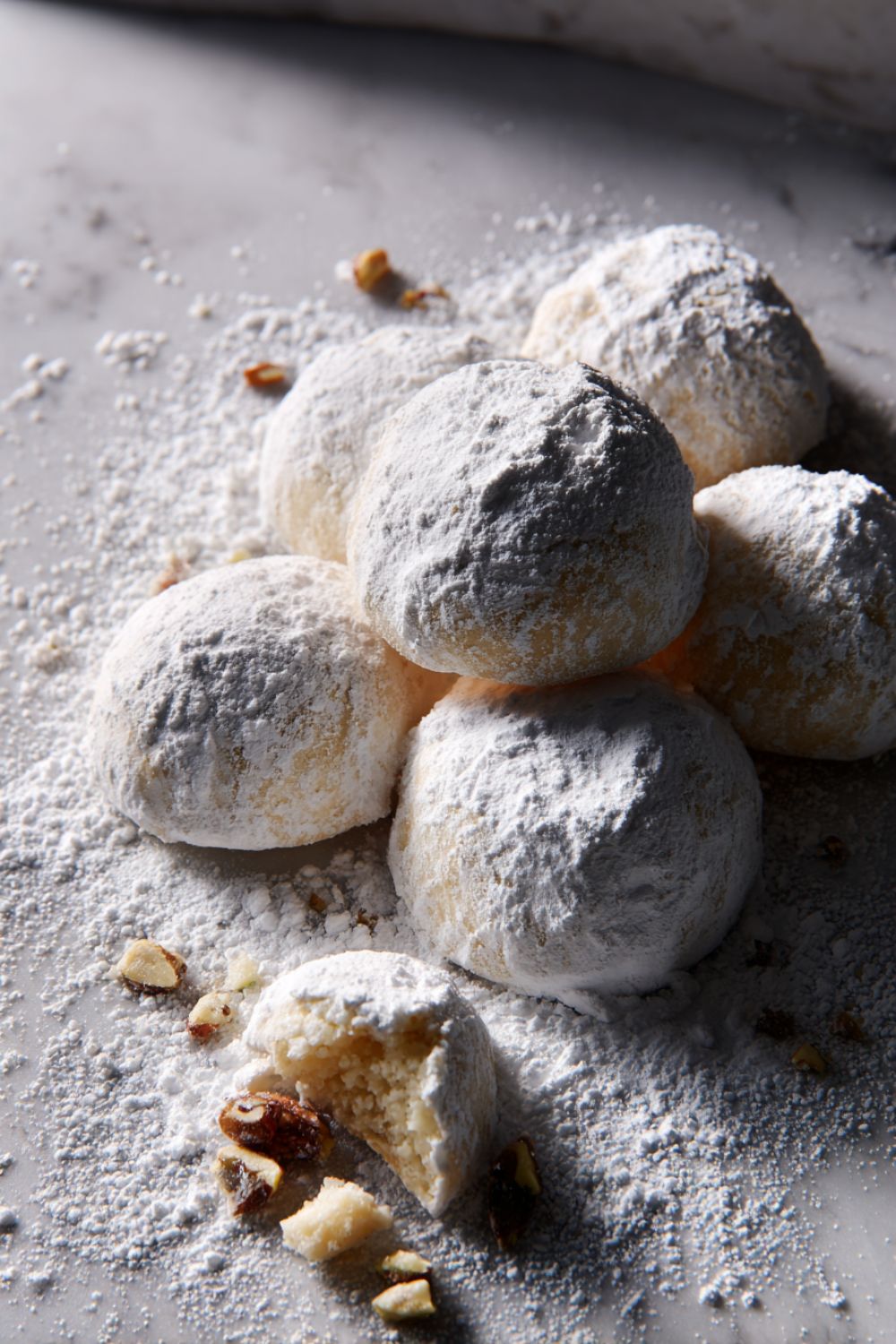 Kourabiedes (Greek Walnut Sugar Cookies) Recipe - Lulu's Copycats